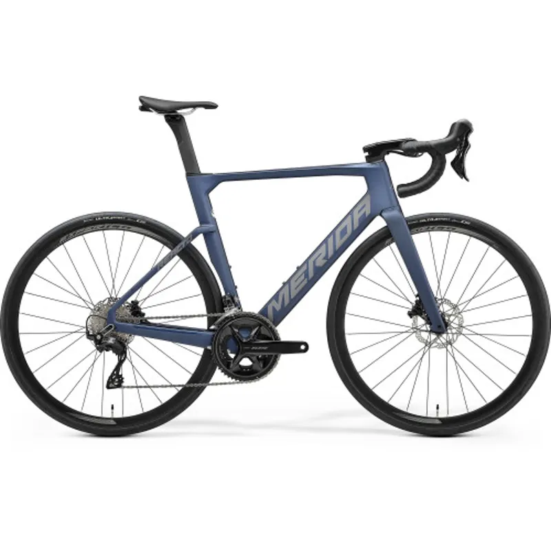Merida Reacto 4000 Carbon Road bike in Grey Silver 2025